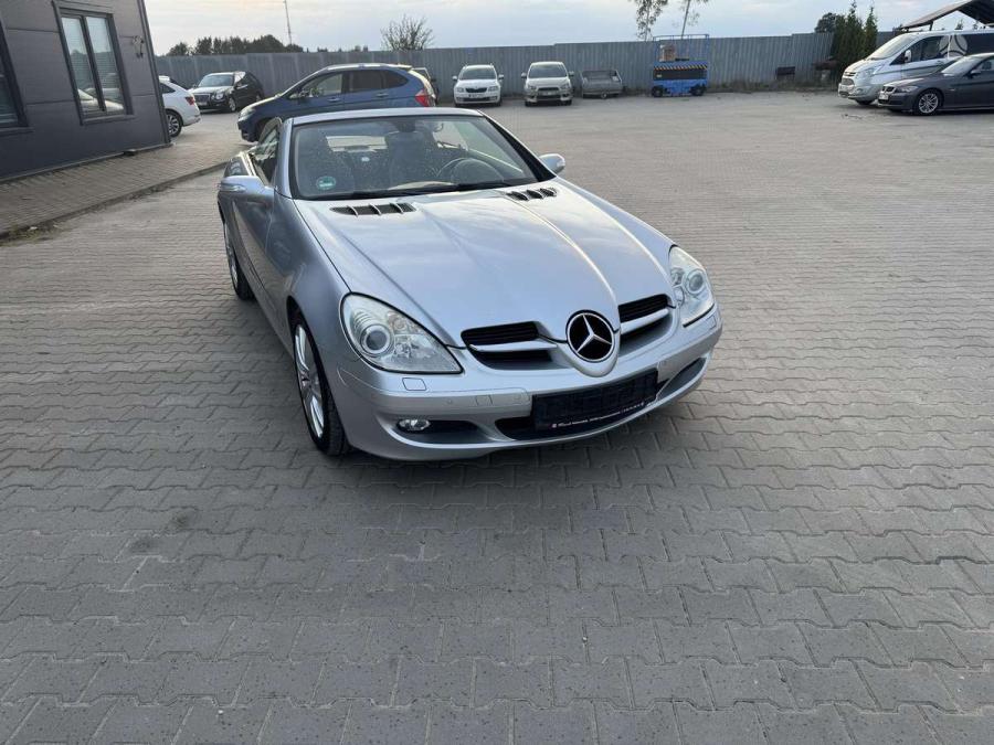 Pelēks Mercedes-Benz SLK 200 2005 Kauņa, ar dzinēja tilpumu 2.00 L un nobraukumu 180 tūkst. km par 5850 €, foto 10 vietnē AUTOMOTO.COM.LV