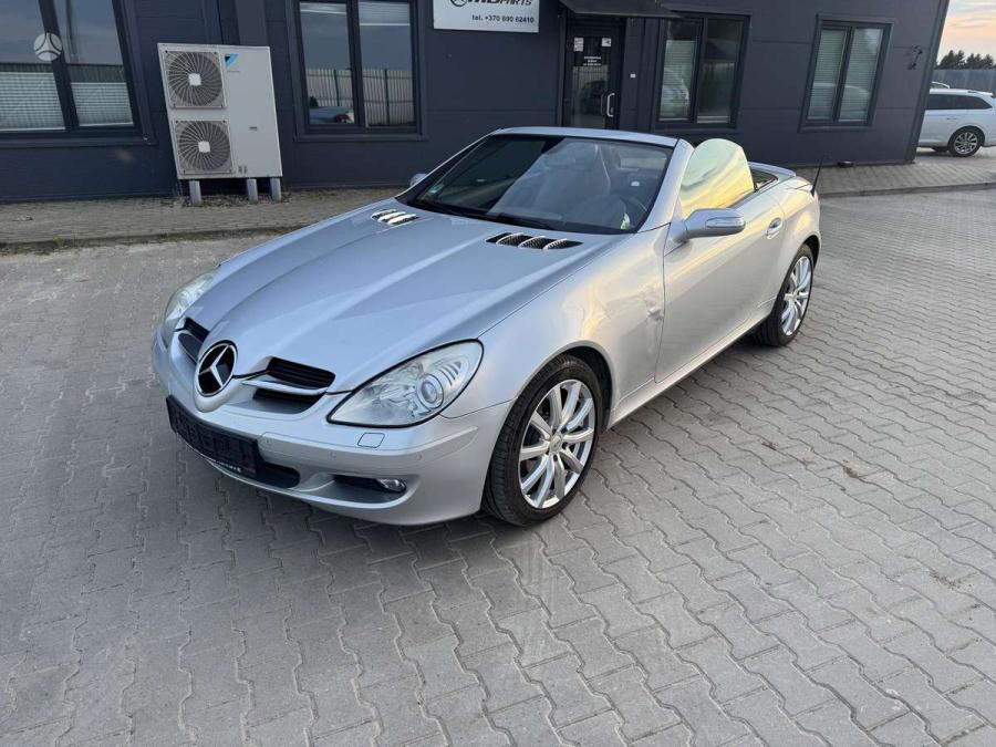 Pelēks Mercedes-Benz SLK 200 2005 Kauņa, ar dzinēja tilpumu 2.00 L un nobraukumu 180 tūkst. km par 5850 €, foto 13 vietnē AUTOMOTO.COM.LV