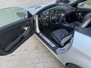 Pelēks Mercedes-Benz SLK 200 2005 Kauņa, ar dzinēja tilpumu 2.00 L un nobraukumu 180 tūkst. km par 5850 €, foto 17 vietnē AUTOMOTO.COM.LV