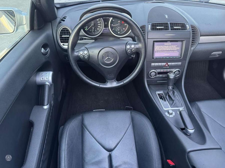 Pelēks Mercedes-Benz SLK 200 2005 Kauņa, ar dzinēja tilpumu 2.00 L un nobraukumu 180 tūkst. km par 5850 €, foto 23 vietnē AUTOMOTO.COM.LV