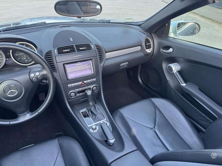 Pelēks Mercedes-Benz SLK 200 2005 Kauņa, ar dzinēja tilpumu 2.00 L un nobraukumu 180 tūkst. km par 5850 €, foto 25 vietnē AUTOMOTO.COM.LV