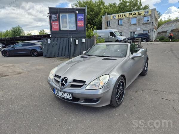 Pelēks Mercedes-Benz SLK 200 2007 Rīga, ar dzinēja tilpumu 1.80 L un nobraukumu 253 tūkst. km par 7490 €, foto 1 vietnē AUTOMOTO.COM.LV
