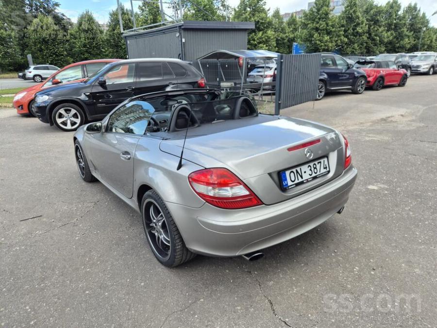 Pelēks Mercedes-Benz SLK 200 2007 Rīga, ar dzinēja tilpumu 1.80 L un nobraukumu 253 tūkst. km par 7490 €, foto 9 vietnē AUTOMOTO.COM.LV