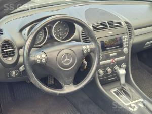 Pelēks Mercedes-Benz SLK 200 2007 Rīga, ar dzinēja tilpumu 1.80 L un nobraukumu 253 tūkst. km par 7490 €, foto 14 vietnē AUTOMOTO.COM.LV