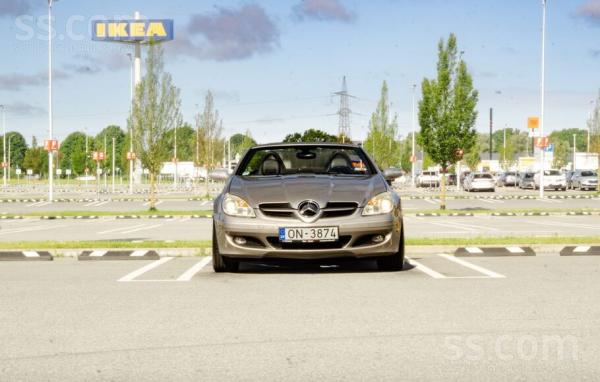 Grey Mercedes-Benz SLK 200 2007 in Riga, with an engine capacity of 1.80 L and mileage of 253 thousand km for 7490 €, photo 3 on AUTOMOTO.COM.LV