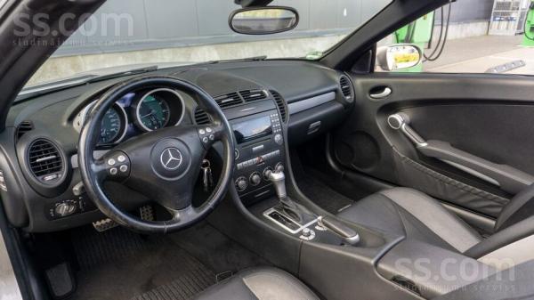 Grey Mercedes-Benz SLK 200 2007 in Riga, with an engine capacity of 1.80 L and mileage of 253 thousand km for 7490 €, photo 10 on AUTOMOTO.COM.LV