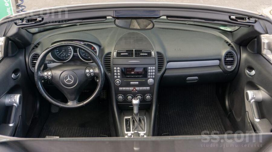 Pelēks Mercedes-Benz SLK 200 2007 Rīga, ar dzinēja tilpumu 1.80 L un nobraukumu 253 tūkst. km par 7490 €, foto 12 vietnē AUTOMOTO.COM.LV