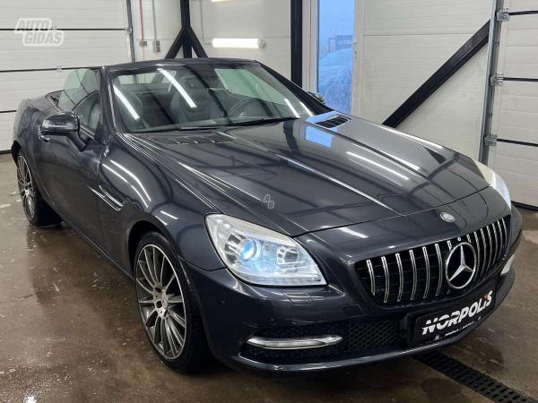 Grey Mercedes-Benz SLK 200 2012 in Aukstieji Rusokai, with an engine capacity of 1.80 L and mileage of 128 thousand km for 10900 €, photo 1 on AUTOMOTO.COM.LV