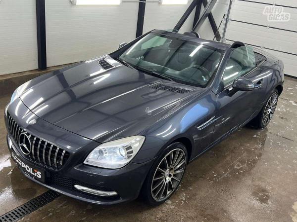 Grey Mercedes-Benz SLK 200 2012 in Aukstieji Rusokai, with an engine capacity of 1.80 L and mileage of 128 thousand km for 10900 €, photo 2 on AUTOMOTO.COM.LV