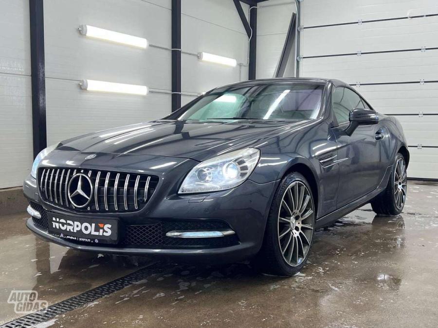 Grey Mercedes-Benz SLK 200 2012 in Aukstieji Rusokai, with an engine capacity of 1.80 L and mileage of 128 thousand km for 10900 €, photo 5 on AUTOMOTO.COM.LV