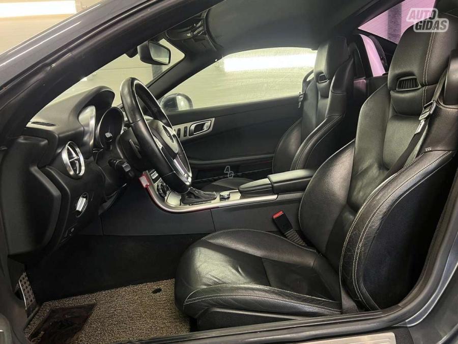 Grey Mercedes-Benz SLK 200 2012 in Aukstieji Rusokai, with an engine capacity of 1.80 L and mileage of 128 thousand km for 10900 €, photo 17 on AUTOMOTO.COM.LV