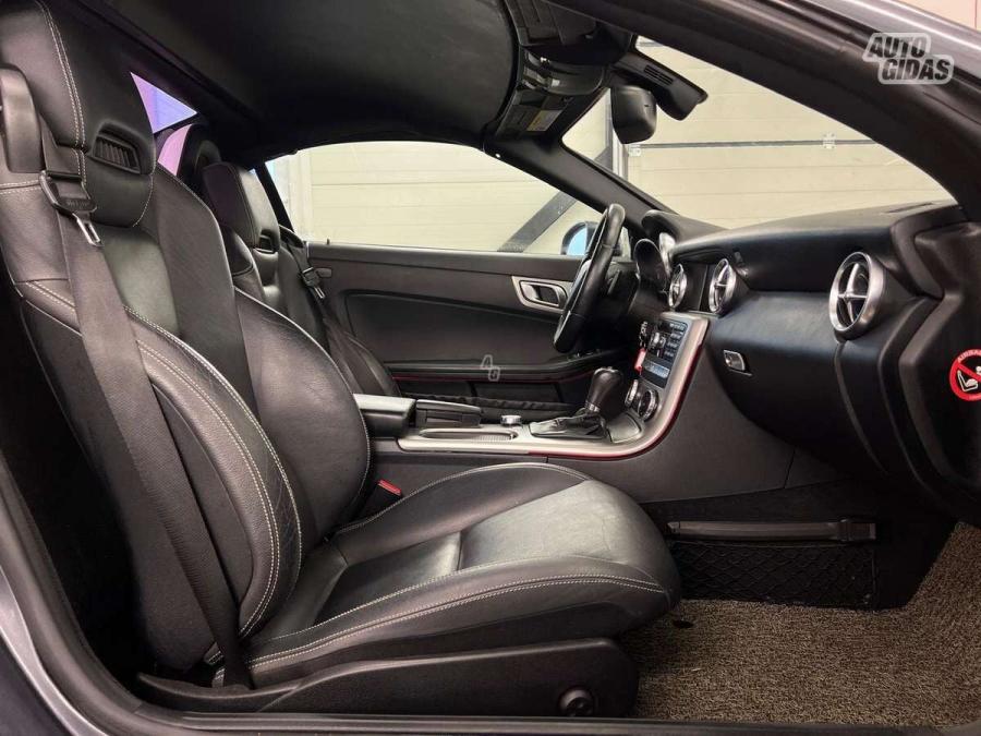 Grey Mercedes-Benz SLK 200 2012 in Aukstieji Rusokai, with an engine capacity of 1.80 L and mileage of 128 thousand km for 10900 €, photo 33 on AUTOMOTO.COM.LV