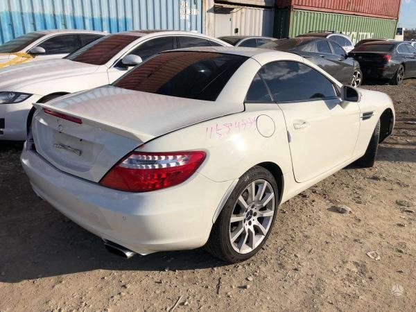 Balts Mercedes-Benz SLK 200 2013 Viļņa, ar dzinēja tilpumu 1.80 L un nobraukumu 84 tūkst. km par 5200 €, foto 2 vietnē AUTOMOTO.COM.LV