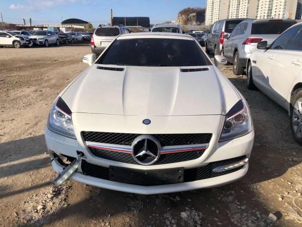 Balts Mercedes-Benz SLK 200 2013 Viļņa, ar dzinēja tilpumu 1.80 L un nobraukumu 84 tūkst. km par 5200 €, foto 3 vietnē AUTOMOTO.COM.LV