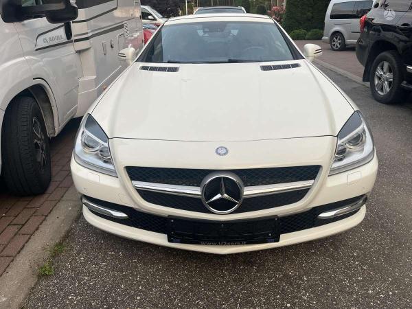 Мерседес СЛК 200 2013 в Вильнюс на AUTOMOTO.COM.LV Белый Мерседес СЛК 200 2013 в Вильнюс, объемом двигателя 0.00 л и пробегом 85 тыс. км за 10900 €, фото 3 на AUTOMOTO.COM.LV