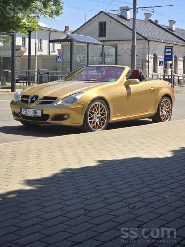 Yellow Mercedes-Benz SLK 200 2005 in Daugavpils, with an engine capacity of 1.80 L and mileage of 127 thousand km for 10000 €, photo 3 on AUTOMOTO.COM.LV