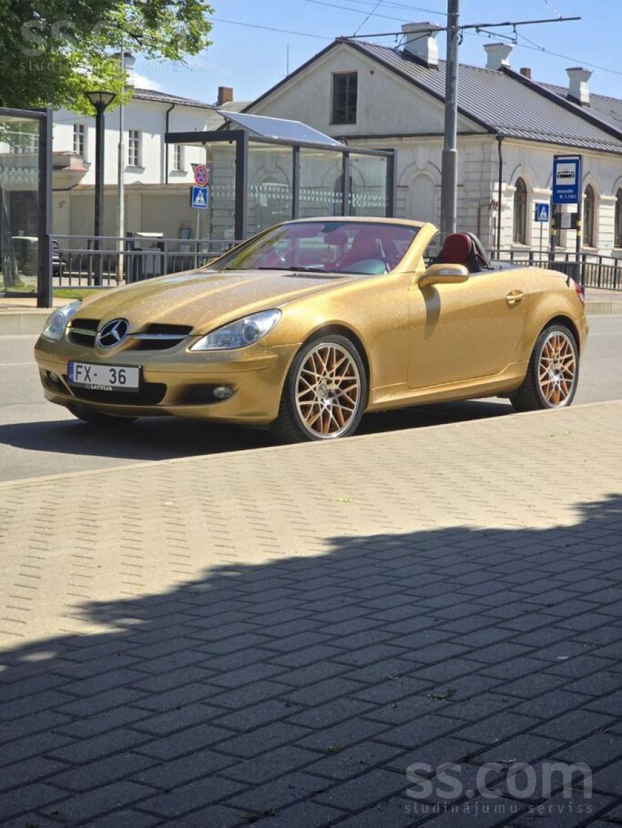 Yellow Mercedes-Benz SLK 200 2005 in Daugavpils, with an engine capacity of 1.80 L and mileage of 127 thousand km for 10000 €, photo 4 on AUTOMOTO.COM.LV
