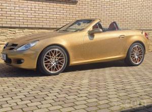 Yellow Mercedes-Benz SLK 200 2005 in Daugavpils, with an engine capacity of 1.80 L and mileage of 127 thousand km for 10000 €, photo 6 on AUTOMOTO.COM.LV