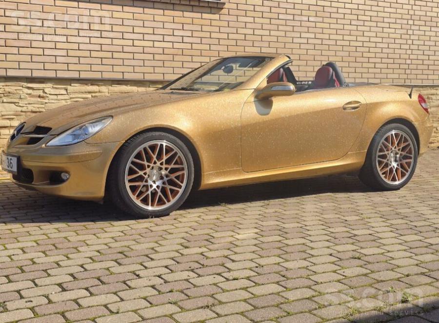 Yellow Mercedes-Benz SLK 200 2005 in Daugavpils, with an engine capacity of 1.80 L and mileage of 127 thousand km for 10000 €, photo 6 on AUTOMOTO.COM.LV
