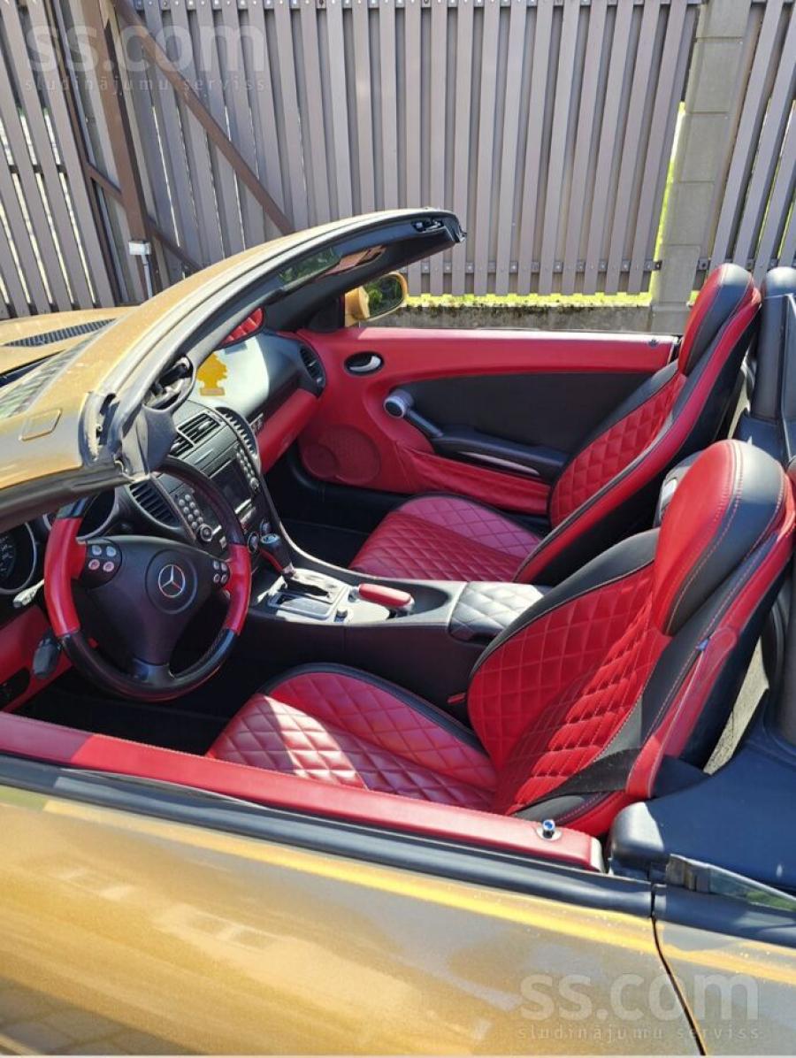 Yellow Mercedes-Benz SLK 200 2005 in Daugavpils, with an engine capacity of 1.80 L and mileage of 127 thousand km for 10000 €, photo 7 on AUTOMOTO.COM.LV