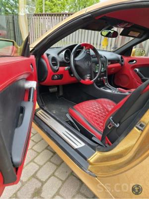 Yellow Mercedes-Benz SLK 200 2005 in Daugavpils, with an engine capacity of 1.80 L and mileage of 127 thousand km for 10000 €, photo 9 on AUTOMOTO.COM.LV
