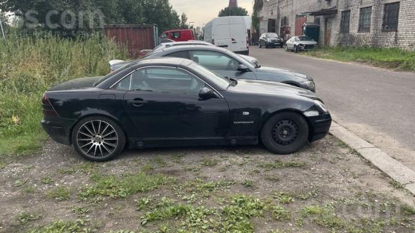 Melns Mercedes-Benz SLK 230 1998 Rīga, ar dzinēja tilpumu 2.30 L un nobraukumu 266 tūkst. km par 3000 €, foto 5 vietnē AUTOMOTO.COM.LV