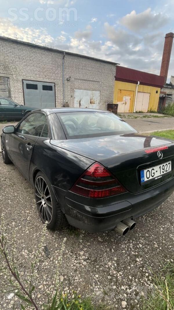 Melns Mercedes-Benz SLK 230 1998 Rīga, ar dzinēja tilpumu 2.30 L un nobraukumu 266 tūkst. km par 3000 €, foto 7 vietnē AUTOMOTO.COM.LV