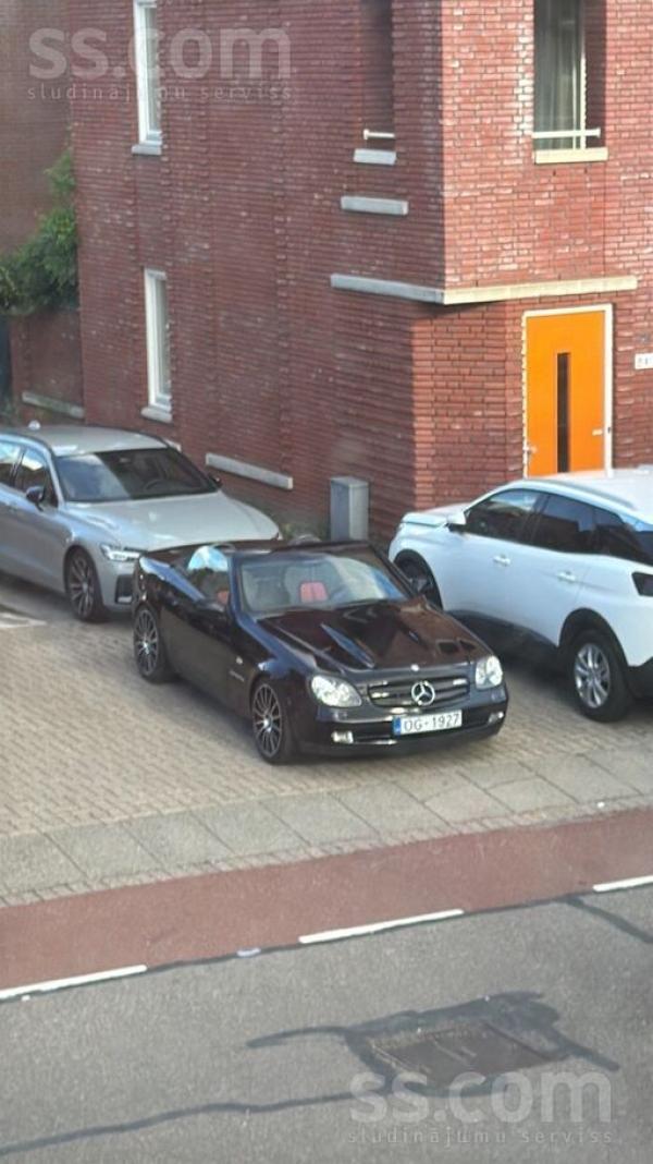 Melns Mercedes-Benz SLK 230 1998 Rīga, ar dzinēja tilpumu 2.30 L un nobraukumu 266 tūkst. km par 3000 €, foto 9 vietnē AUTOMOTO.COM.LV