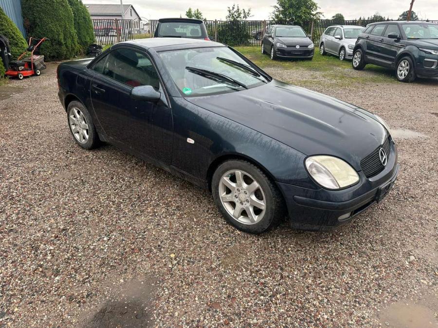 Melns Mercedes-Benz SLK 230 1999 Jurbarkas, ar dzinēja tilpumu 2.30 L un nobraukumu 300 tūkst. km par 2499 €, foto 8 vietnē AUTOMOTO.COM.LV