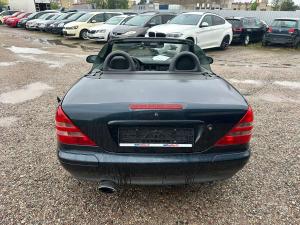 Melns Mercedes-Benz SLK 230 1999 Jurbarkas, ar dzinēja tilpumu 2.30 L un nobraukumu 300 tūkst. km par 2499 €, foto 9 vietnē AUTOMOTO.COM.LV