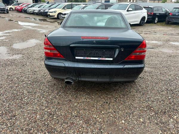Melns Mercedes-Benz SLK 230 1999 Jurbarkas, ar dzinēja tilpumu 2.30 L un nobraukumu 300 tūkst. km par 2499 €, foto 9 vietnē AUTOMOTO.COM.LV