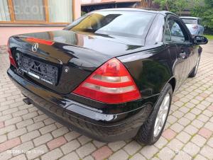 Melns Mercedes-Benz SLK 230 2000 Rīga, ar dzinēja tilpumu 2.30 L un nobraukumu 140 tūkst. km par 3850 €, foto 3 vietnē AUTOMOTO.COM.LV