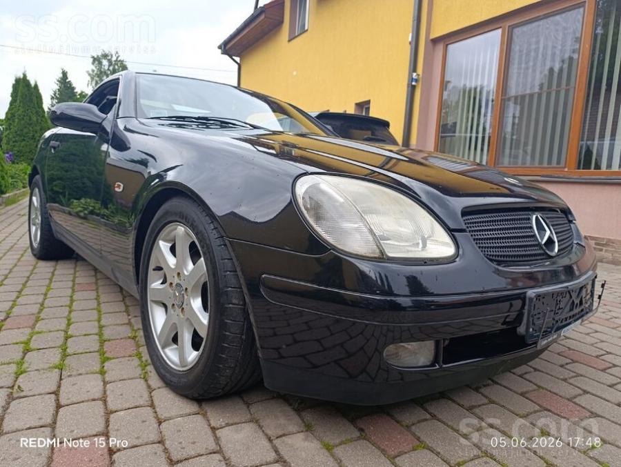 Melns Mercedes-Benz SLK 230 2000 Rīga, ar dzinēja tilpumu 2.30 L un nobraukumu 140 tūkst. km par 3850 €, foto 5 vietnē AUTOMOTO.COM.LV