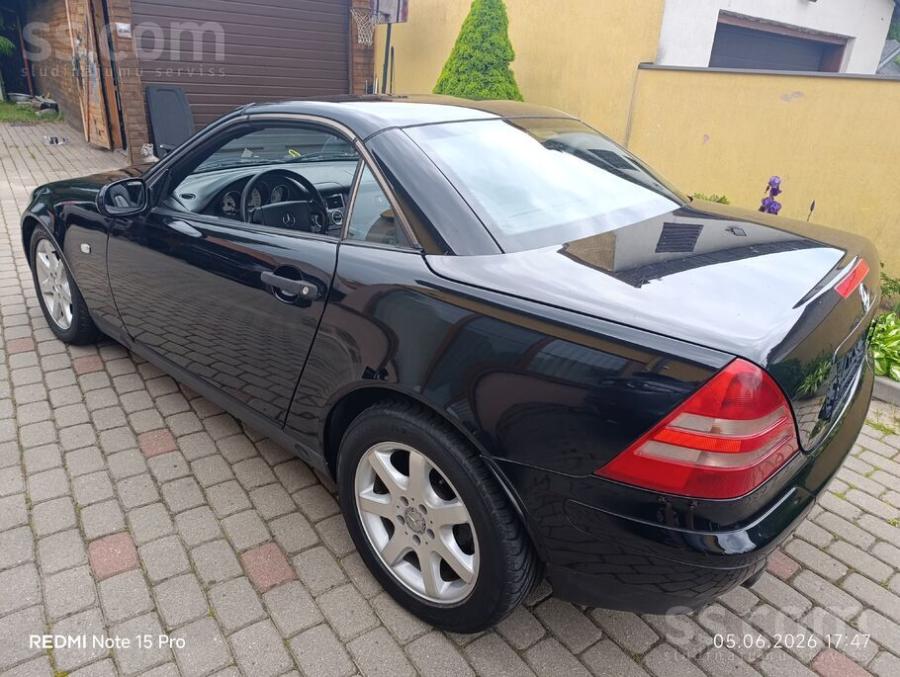 Melns Mercedes-Benz SLK 230 2000 Rīga, ar dzinēja tilpumu 2.30 L un nobraukumu 140 tūkst. km par 3850 €, foto 6 vietnē AUTOMOTO.COM.LV