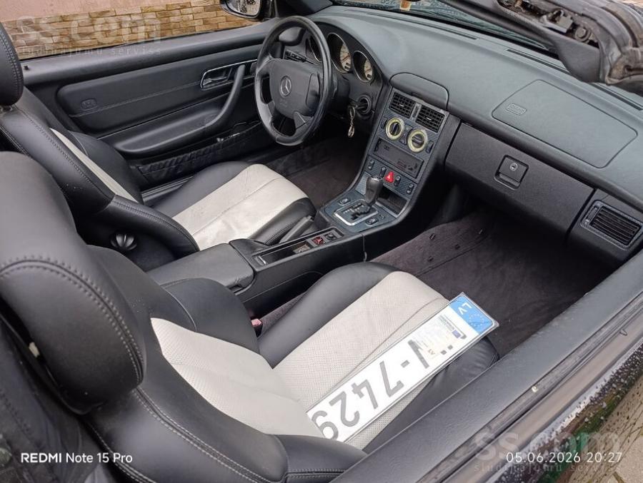 Melns Mercedes-Benz SLK 230 2000 Rīga, ar dzinēja tilpumu 2.30 L un nobraukumu 140 tūkst. km par 3850 €, foto 9 vietnē AUTOMOTO.COM.LV