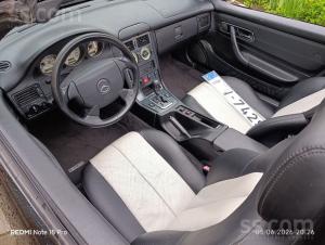 Melns Mercedes-Benz SLK 230 2000 Rīga, ar dzinēja tilpumu 2.30 L un nobraukumu 140 tūkst. km par 3850 €, foto 10 vietnē AUTOMOTO.COM.LV