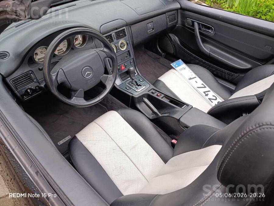 Melns Mercedes-Benz SLK 230 2000 Rīga, ar dzinēja tilpumu 2.30 L un nobraukumu 140 tūkst. km par 3850 €, foto 10 vietnē AUTOMOTO.COM.LV