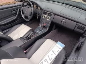 Melns Mercedes-Benz SLK 230 2000 Rīga, ar dzinēja tilpumu 2.30 L un nobraukumu 140 tūkst. km par 3850 €, foto 12 vietnē AUTOMOTO.COM.LV