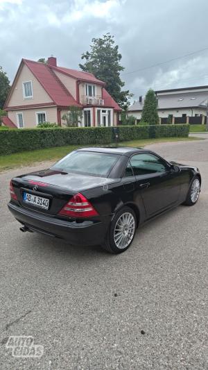 Melns Mercedes-Benz SLK 230 2000 Utena, ar dzinēja tilpumu 2.30 L un nobraukumu 169 tūkst. km par 4200 €, foto 5 vietnē AUTOMOTO.COM.LV