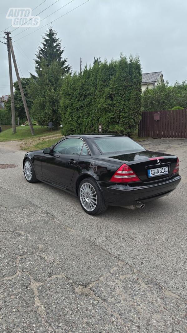 Melns Mercedes-Benz SLK 230 2000 Utena, ar dzinēja tilpumu 2.30 L un nobraukumu 169 tūkst. km par 4200 €, foto 6 vietnē AUTOMOTO.COM.LV