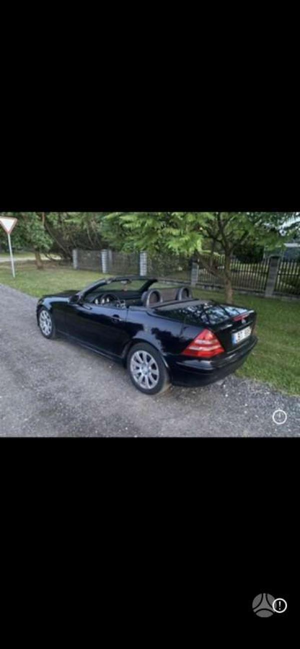 Black Mercedes-Benz SLK 230 2001 in Vilnius, with an engine capacity of 2.30 L and mileage of 224 thousand km for 1890 €, photo 3 on AUTOMOTO.COM.LV