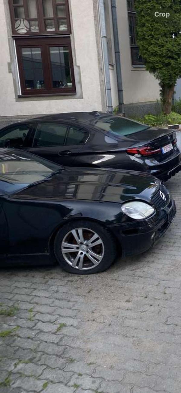 Black Mercedes-Benz SLK 230 2001 in Vilnius, with an engine capacity of 2.30 L and mileage of 224 thousand km for 1890 €, photo 4 on AUTOMOTO.COM.LV