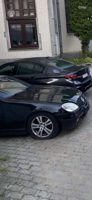 Black Mercedes-Benz SLK 230 2001 in Vilnius, with an engine capacity of 2.30 L and mileage of 224 thousand km for 1890 €, photo 4 on AUTOMOTO.COM.LV