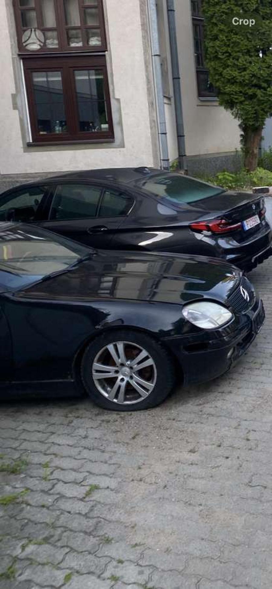 Black Mercedes-Benz SLK 230 2001 in Vilnius, with an engine capacity of 2.30 L and mileage of 224 thousand km for 1890 €, photo 4 on AUTOMOTO.COM.LV