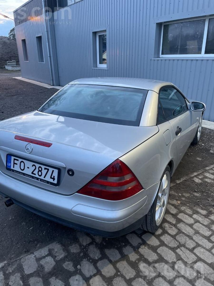 Mercedes-Benz SLK 230 1998 Cēsis, ar dzinēja tilpumu 2.30 L un nobraukumu 272 tūkst. km par 4200 €, foto 1 vietnē AUTOMOTO.COM.LV