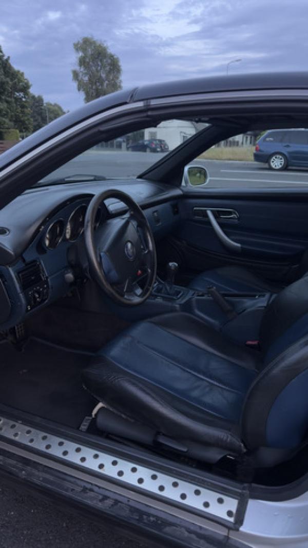 Mercedes-Benz SLK 230 1998 Veru, ar dzinēja tilpumu 2.30 L un nobraukumu 176 tūkst. km par 3690 €, foto 8 vietnē AUTOMOTO.COM.LV