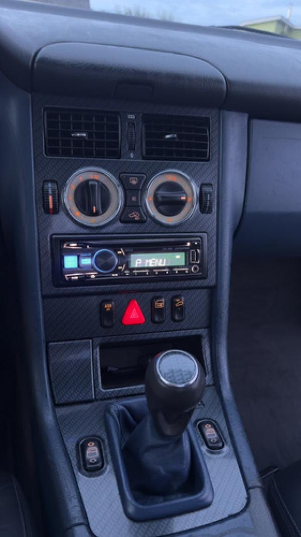 Mercedes-Benz SLK 230 1998 Veru, ar dzinēja tilpumu 2.30 L un nobraukumu 176 tūkst. km par 3690 €, foto 10 vietnē AUTOMOTO.COM.LV