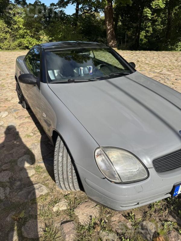 Mercedes-Benz SLK 230 1999 in Riga, with an engine capacity of 2.30 L and mileage of 305 thousand km for 2800 €, photo 1 on AUTOMOTO.COM.LV