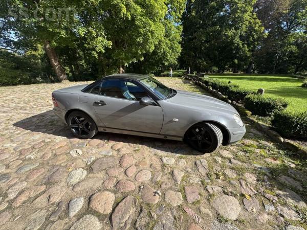 Mercedes-Benz SLK 230 1999 in Riga, with an engine capacity of 2.30 L and mileage of 305 thousand km for 2800 €, photo 3 on AUTOMOTO.COM.LV