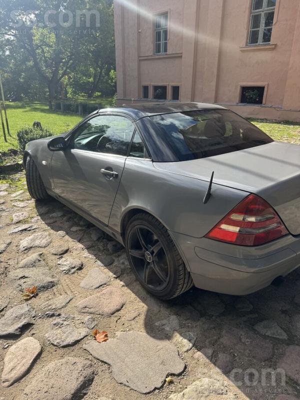 Mercedes-Benz SLK 230 1999 in Riga, with an engine capacity of 2.30 L and mileage of 305 thousand km for 2800 €, photo 5 on AUTOMOTO.COM.LV